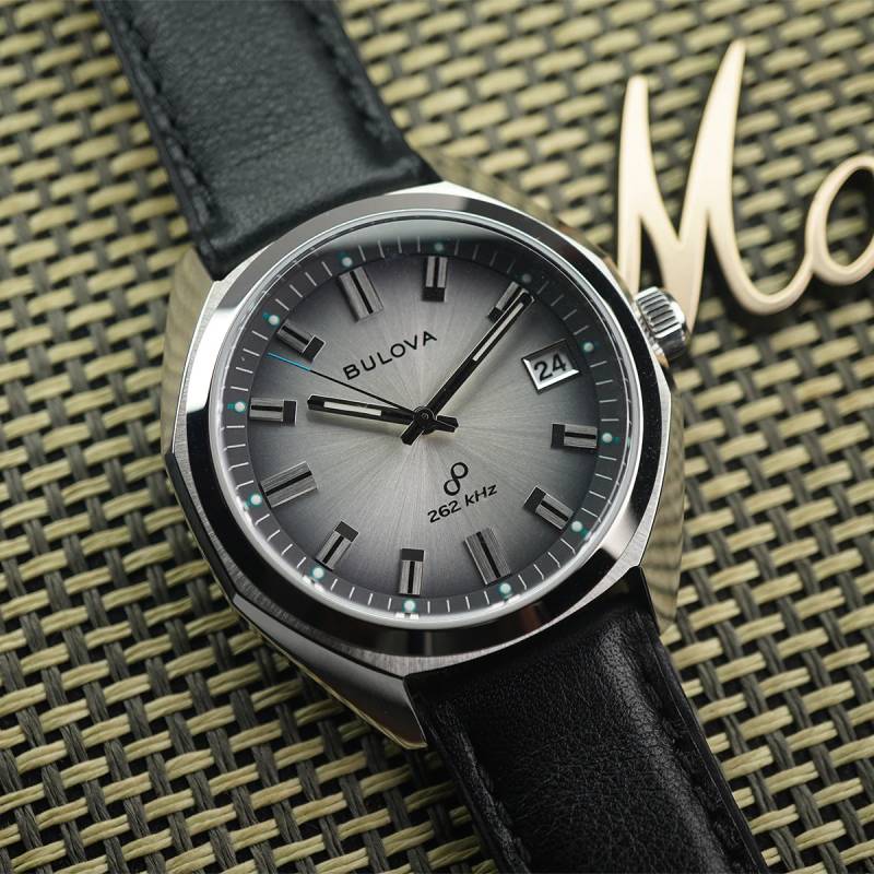 Bulova Jet Star 96B414 Classic Quartz Men Watch: Ho Chuan Watch